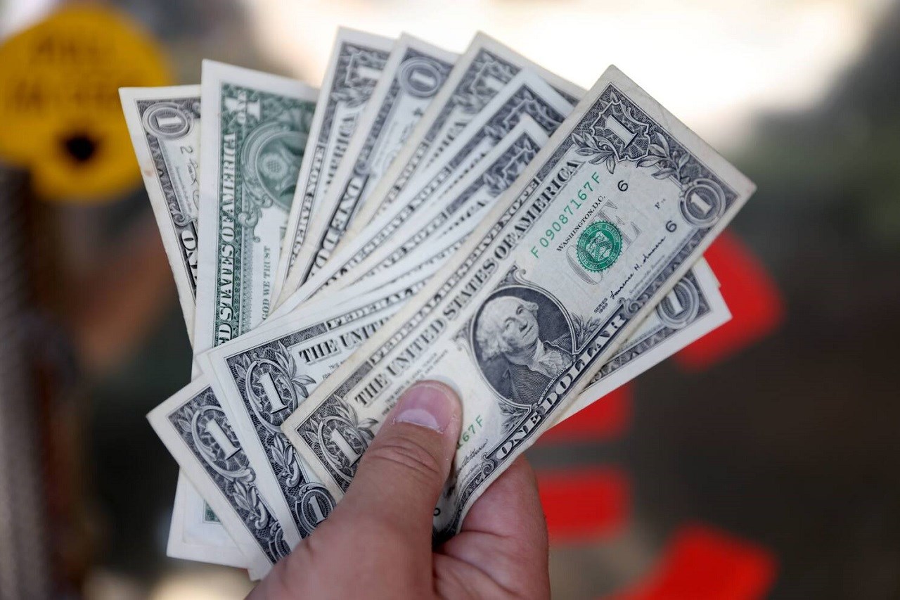 Nigeria : La Banque centrale ouvre le robinet du dollar aux bureaux de ...